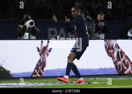 Bradley Barcola of PSG celebrates his goal during the French ...