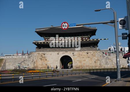 Suwon, South Korea - 29 October 2023: Suwon Hwaseong Fortress Wall ...
