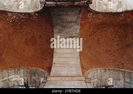 Red brick vault. Ceiling. Architectural Texture. Brick background ...