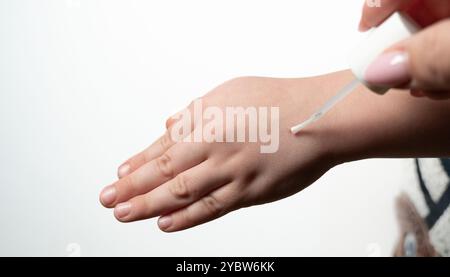 Verruca, HPV, human papilloma virus, wart - child catches verruca, kid ...