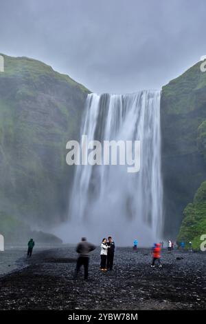 Iceland, Sudurland region, Skógar, the 60-metre-high Skógafoss ...