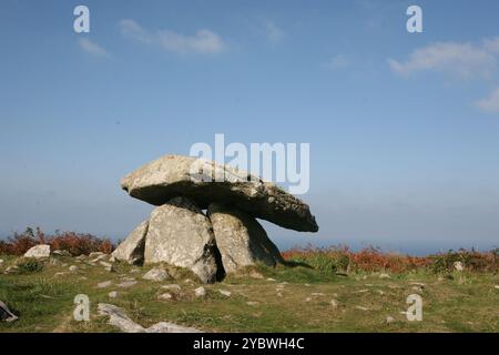Chun Quoit - Burial Chamber (Dolmen Stock Photo - Alamy