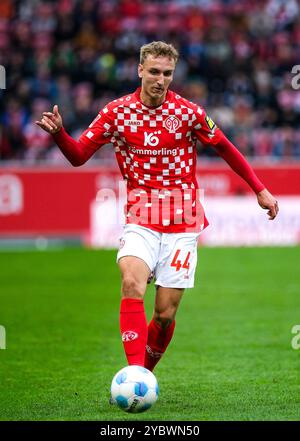 Nelson Weiper (1. FSV Mainz 05 #44) Trainingsauftakt nach der ...