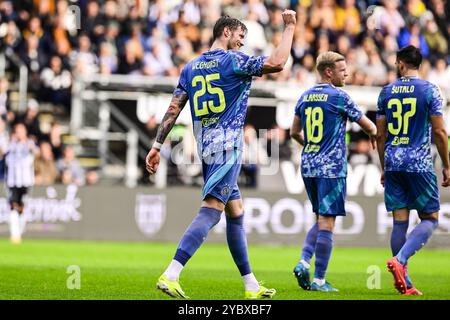 Wout Weghorst of AFC Ajax celebrates after the final whistle during the ...