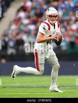 New England Patriots Drake Maye during an NFL football practice ...