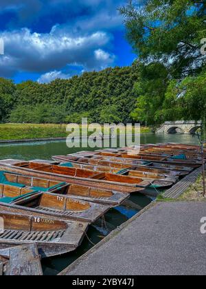 Cambridge, England, Cambridge University Scenes, Canal Scene with Boats ...