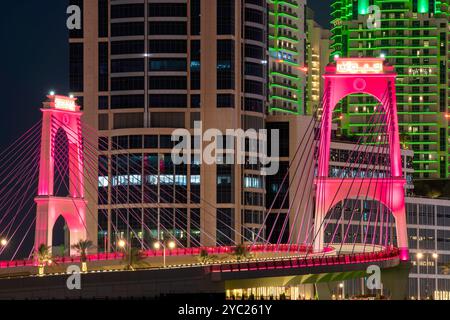 Gewan island bridge pearl Qatar Stock Photo - Alamy