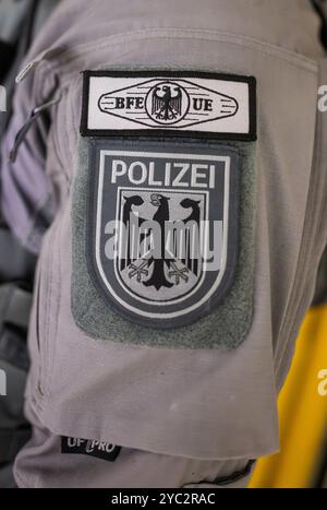 Uelzen, Germany. 25th Sep, 2024. Federal police officers from the BFE ...