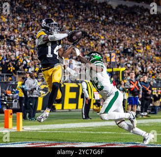 Pittsburgh Steelers cornerback Brandin Echols (26) is introduced before ...