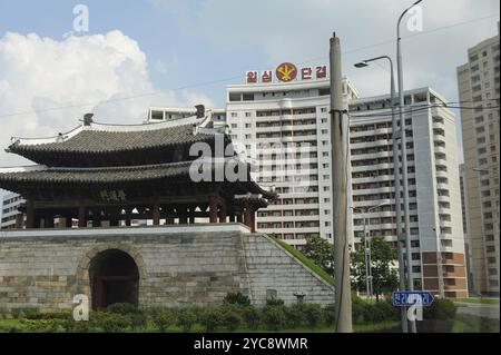Old city gate, Pyongyang, North Korea Stock Photo - Alamy