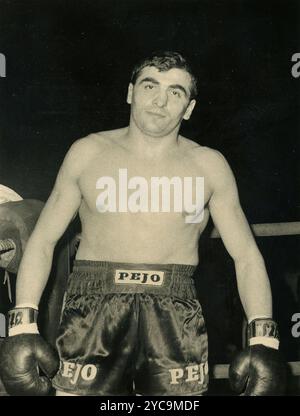 Italian professional boxer Piero Tomasoni, 1950s Stock Photo - Alamy