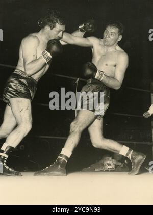 Italian professional boxer Emilio Marconi and British Peter Waterman ...