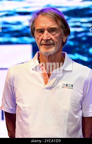 Sir James Arthur Radcliffe, AKA Jim Radcliffe, on stage at the Louis ...