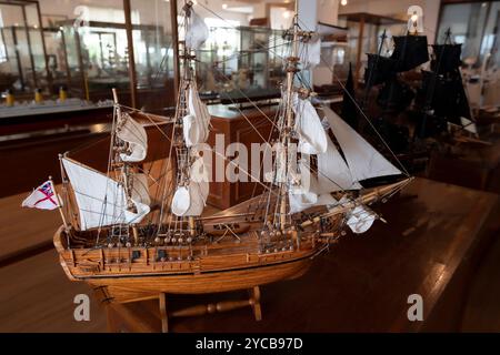 "true-to-original ship models, exhibition, sale, workshop, ""Historic ...