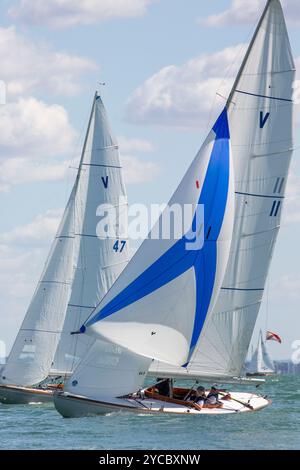 Solent Sunbeam class yachts racing in Cowes Week 2022 Stock Photo - Alamy