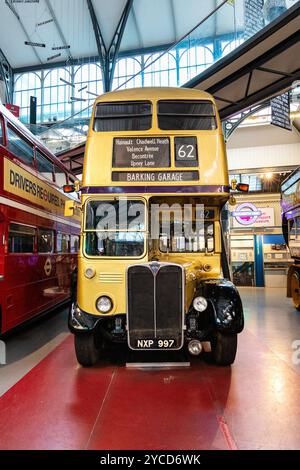 1954 RT Type Bus painted gold for the Queen’s Golden Jubilee in 2002 ...
