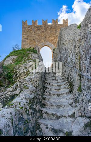Sperlinga Castle, Sperlinga, Enna, Sicily, Italy Stock Photo - Alamy