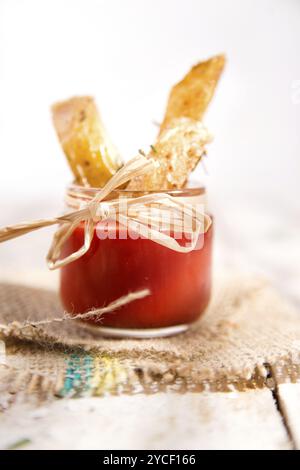 Presentation of a plate of homemade potato chips Stock Photo - Alamy