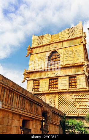 Mexico, Aztec pyramids in the jungle Stock Photo - Alamy