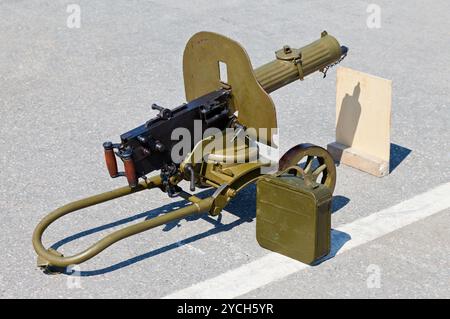 Historical weapon machine gun Maxim Stock Photo - Alamy