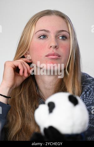 Czech tennis players Laura Samson (left) and Lucie Havlickova lost the ...
