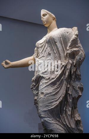 The Venus of Morgantina, carved between 425 BC and 400 BC ...