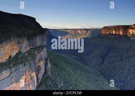 Pierces Pass Blue Mountains Stock Photo - Alamy