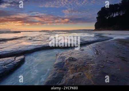 Sunrise Plantation Point Jervis Bay Vincentia Stock Photo - Alamy