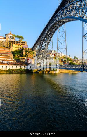 Beautiful iron Dom Luis I bridge over Douro river in Porto, Portugal ...