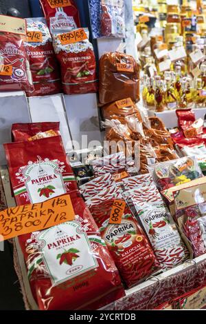 Spice up. Market with town hall Stock Photo - Alamy