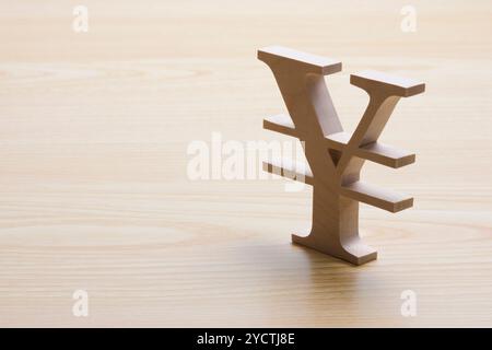 Wood carved circle symbol Stock Photo - Alamy