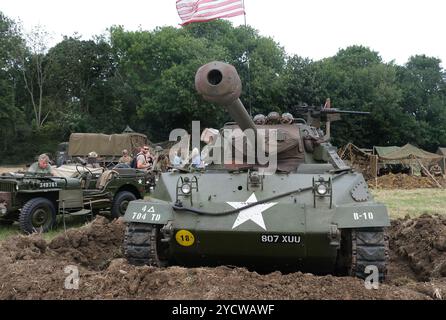 The M18 Hellcat (officially designated the 76 mm Gun Motor Carriage M18 ...