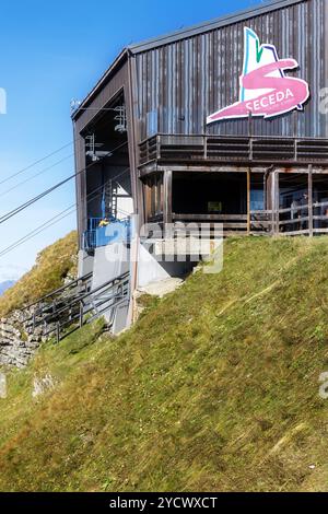 Cable car to Seceda in the Italian Alps - TRENTINO, ITALY - NOVEMBER 24 ...