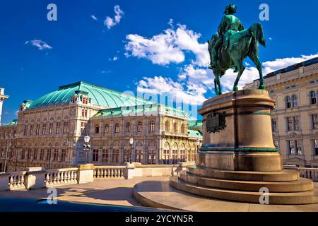 Vienna state Opera house square and architecture evening view Stock ...