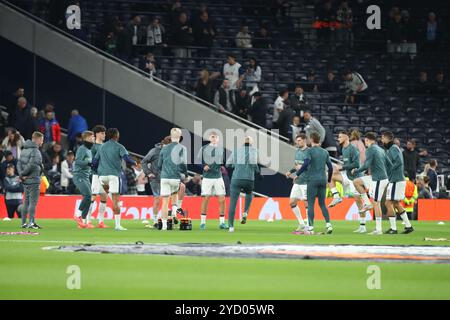 Tottenham Hotspur players ahead of kick off during the Premier League ...
