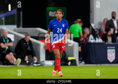 United States forward Yazmeen Ryan (22) shoots at the goal during the ...