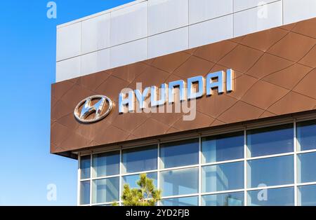 Hyundai dealership sign on the facade of official dealer Stock Photo ...