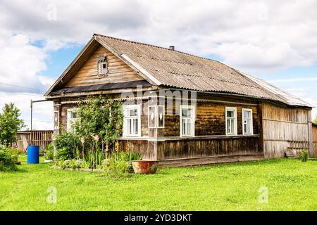 Typical old Russian wooden house in Tyumen city, Russia Stock Photo - Alamy