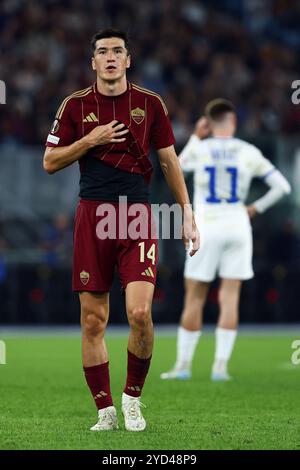Eldor Shomurodov of AS Roma looks on during the Serie A Enilive match ...