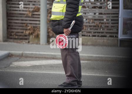 traffic management and road signs, visual information and warnings in ...