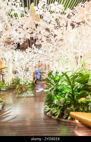 Steel in Bloom installation in Singapore Changi Airport Terminal 4 ...
