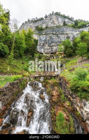 St. Beatus Waterfall at St. Beatus Caves entrance in Beatenberg ...