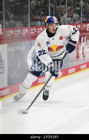 Jakob Weber (EHC Red Bull Muenchen, #22) beim Warmup. GER, EHC Red Bull ...