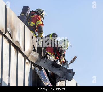 Grombuehl, Deutschland. 25th Oct, 2024. GER, Grombuehl, Roof truss fire ...
