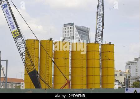 Construction crane in building industry, heavy machine at construction ...