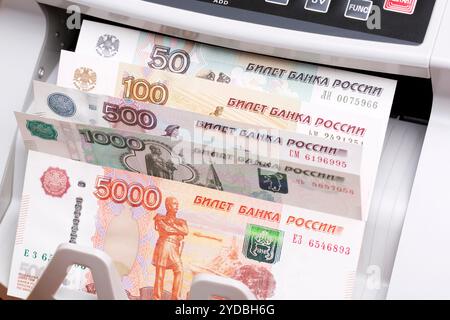 Russian ruble in the counting machine Stock Photo - Alamy