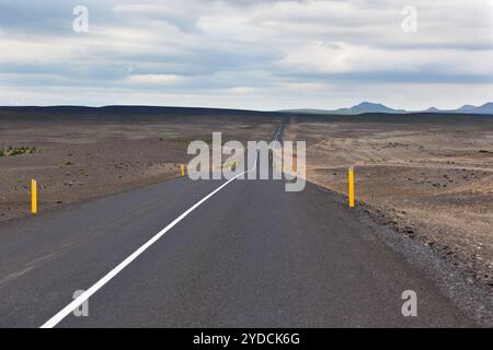 Endless Icelandic Highway Stock Photo - Alamy