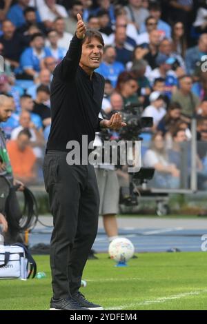 NAPOLI, ITALY, OCTOBER 25: Antonio Conte of SSC NAPOLI during the Serie ...