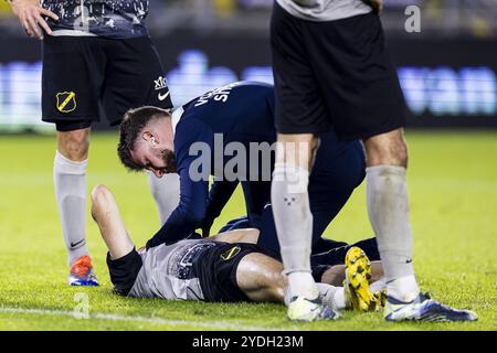 BREDA - (l-r) Jan van den Bergh of NAC Breda, Feyenoord goalkeeper ...