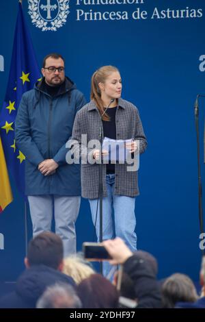 The president of Asturias, Adrián Barbón (C), the mayor of Gijón ...